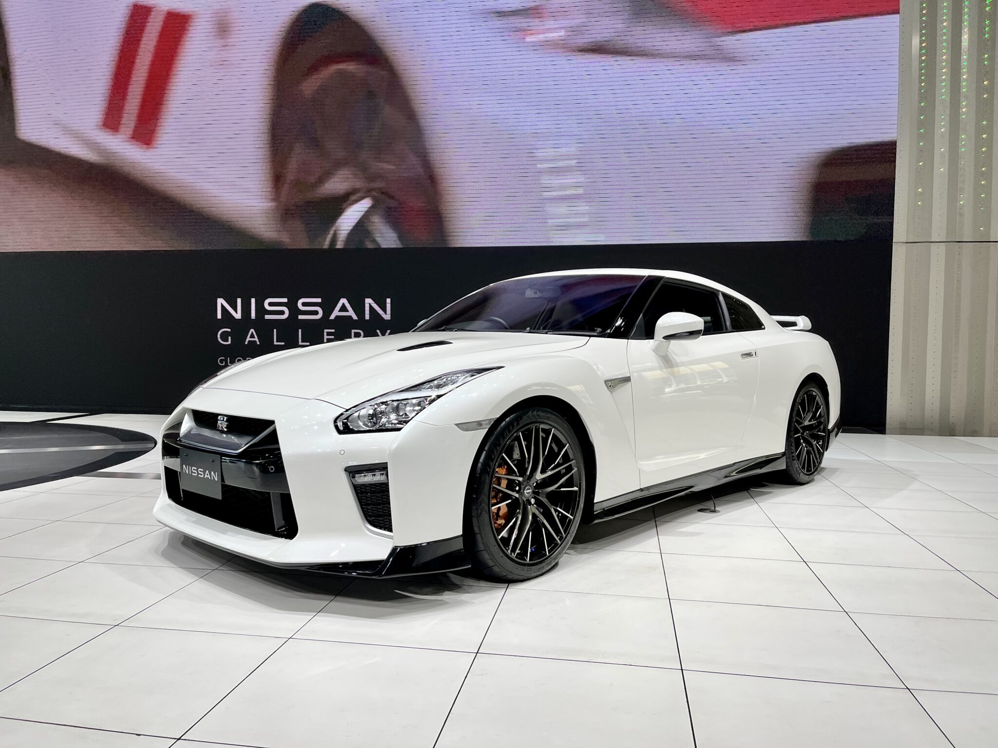 スポーツカーとスーパーカーの違いとは?スポーツカーとスーパーカーの定義について